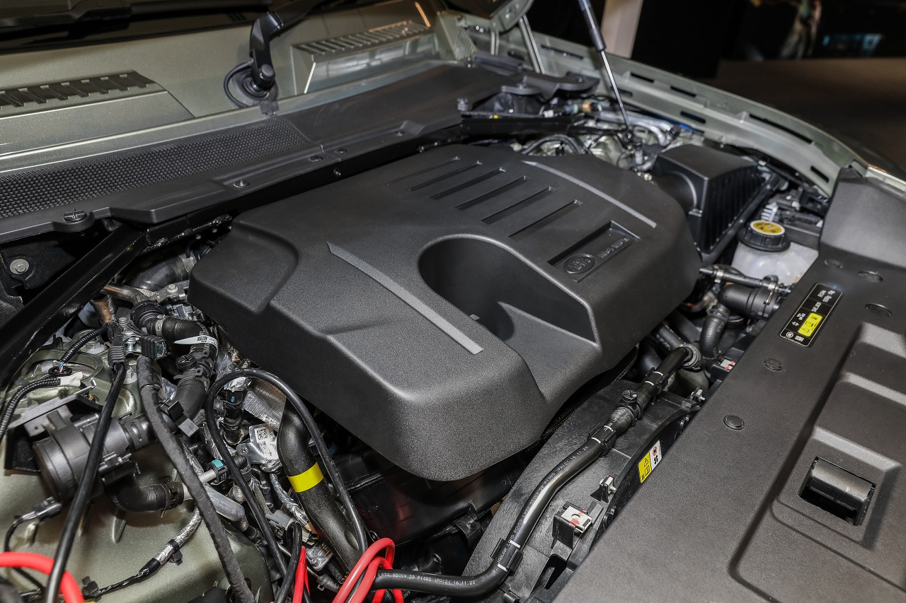 Three-door Land Rover Defender 90 Now Available - YS Khong Driving